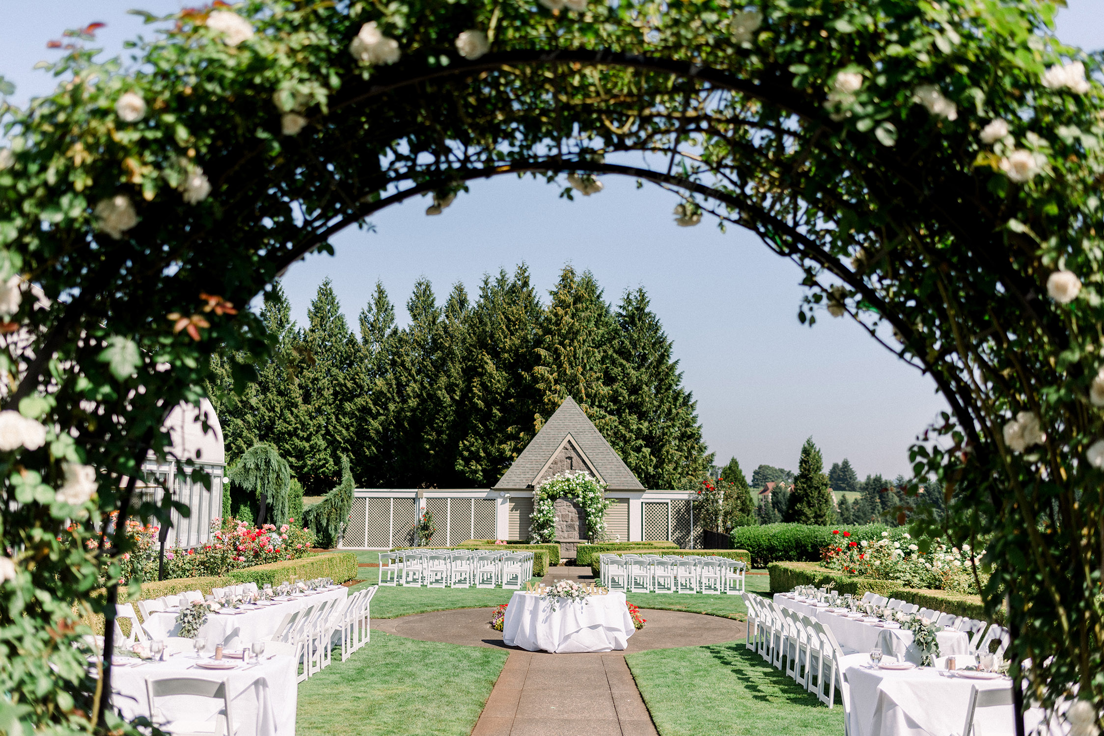 Michelle + Jason Oregon Golf Club Wedding - deylahussphotography.com