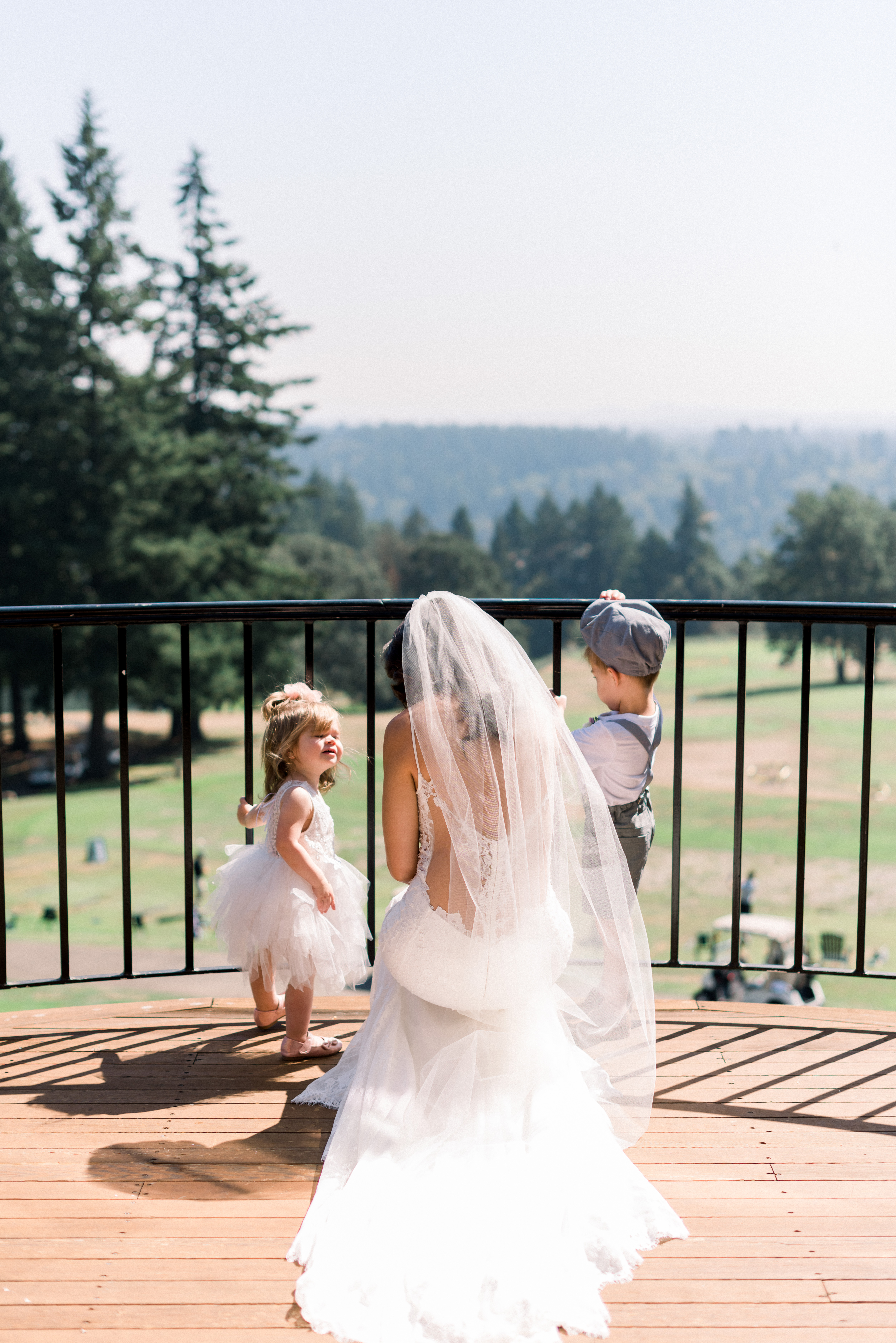 Michelle + Jason Oregon Golf Club Wedding - deylahussphotography.com