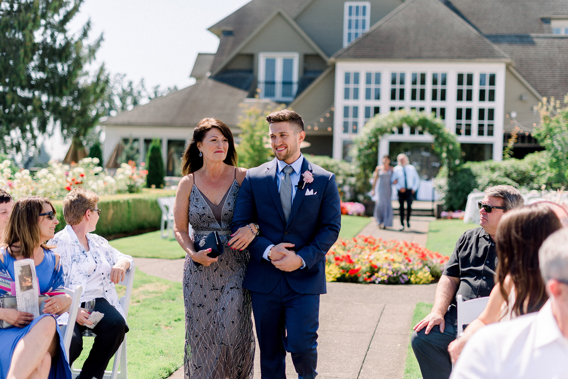 Michelle + Jason Oregon Golf Club Wedding - deylahussphotography.com