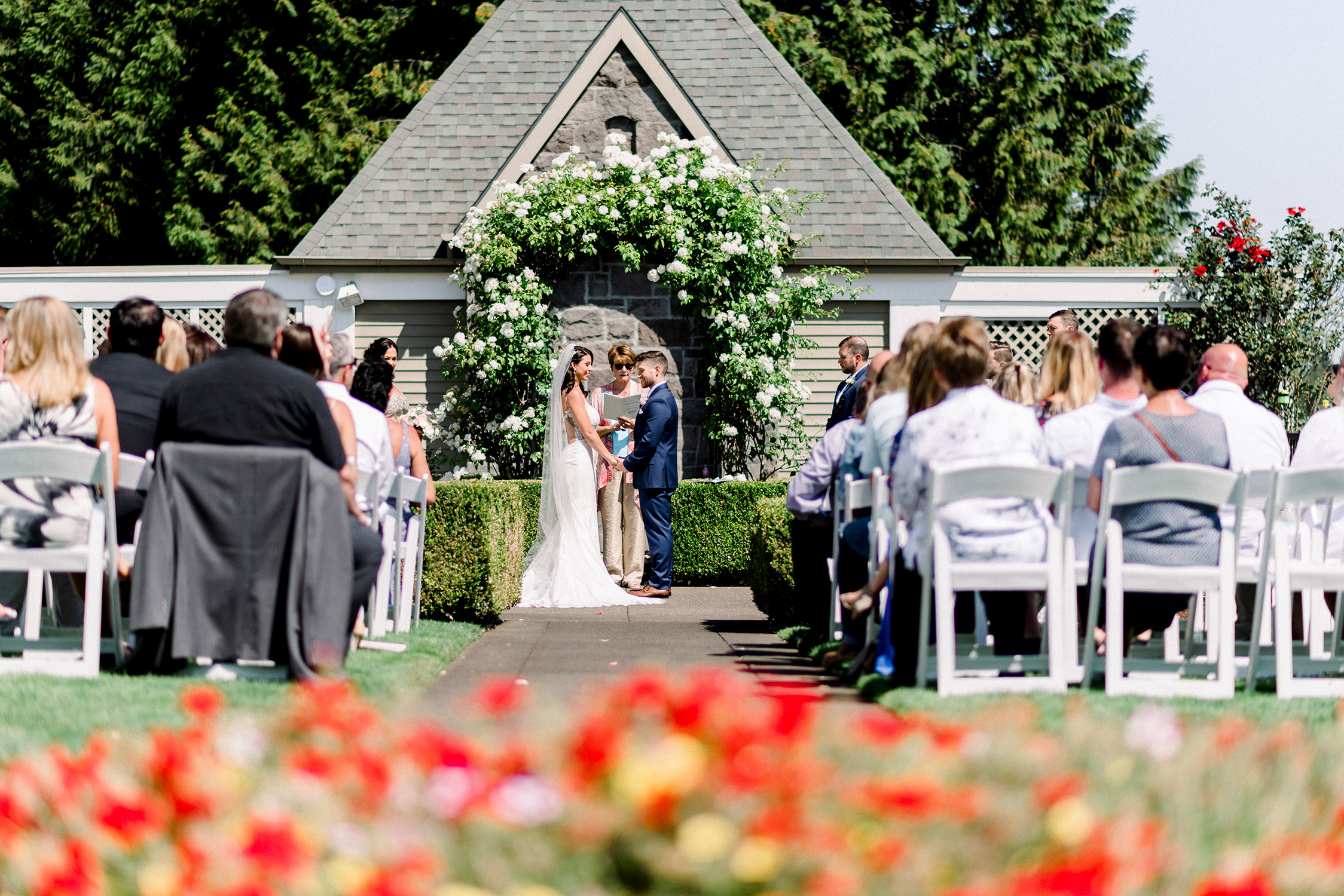Michelle + Jason Oregon Golf Club Wedding - deylahussphotography.com